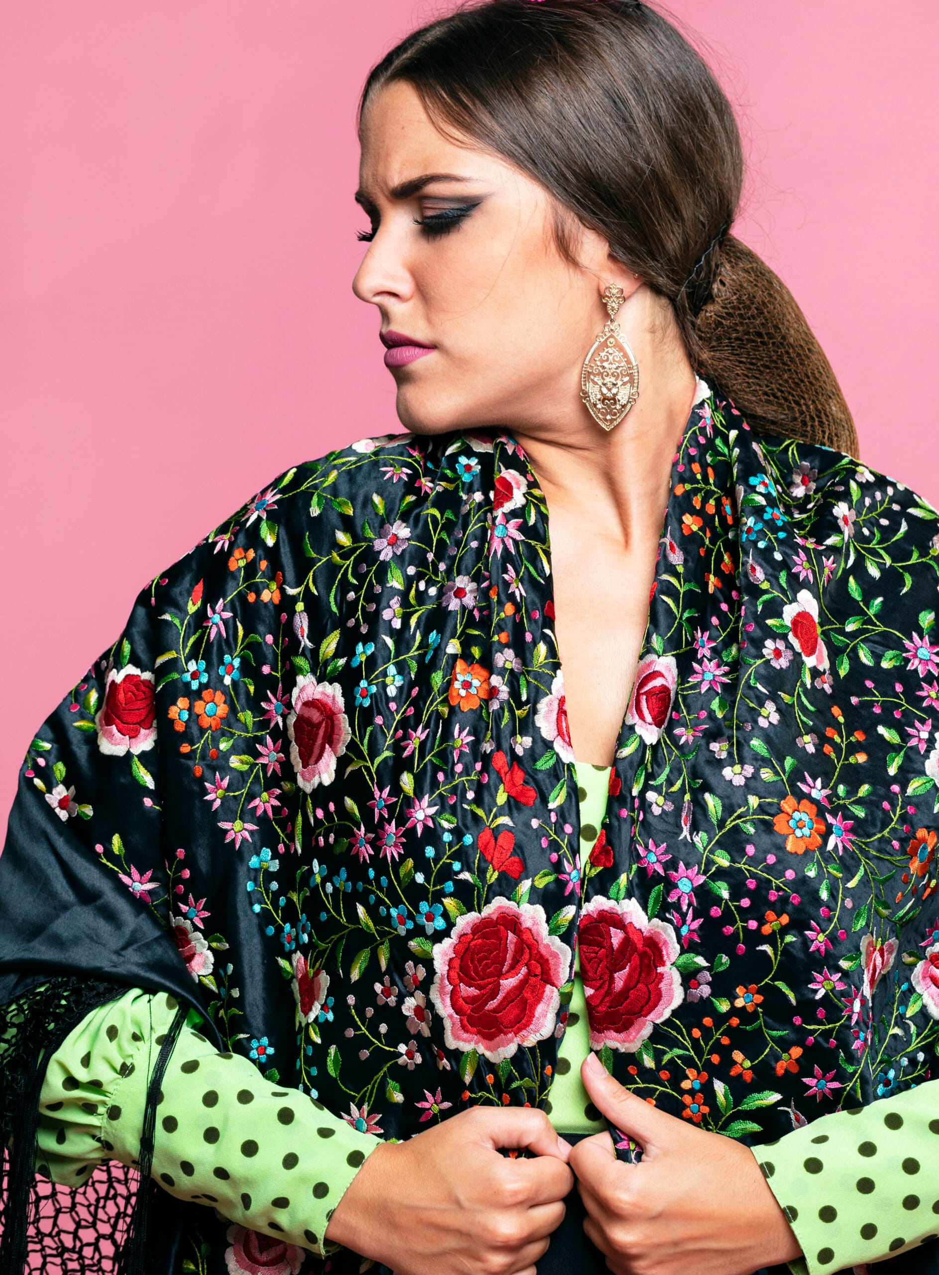 How to Style Your Shawl with a Saree: Stunning Ideas