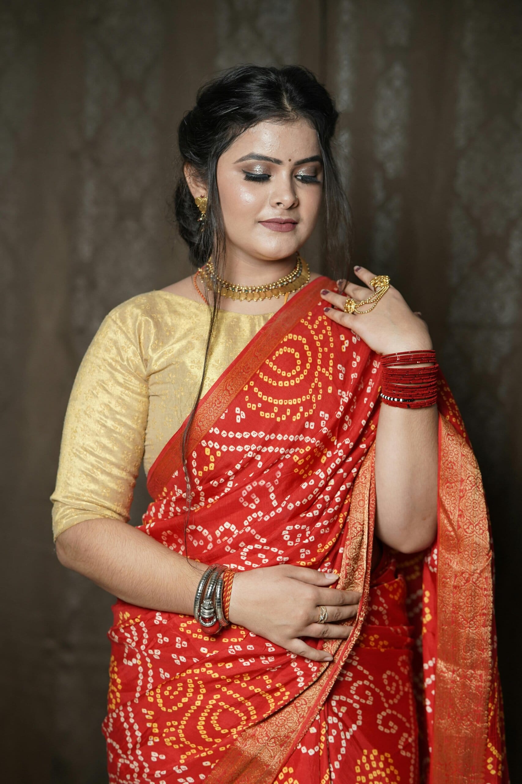 how to perfect vibrant Gujarati saree looks–ultimate Guide!