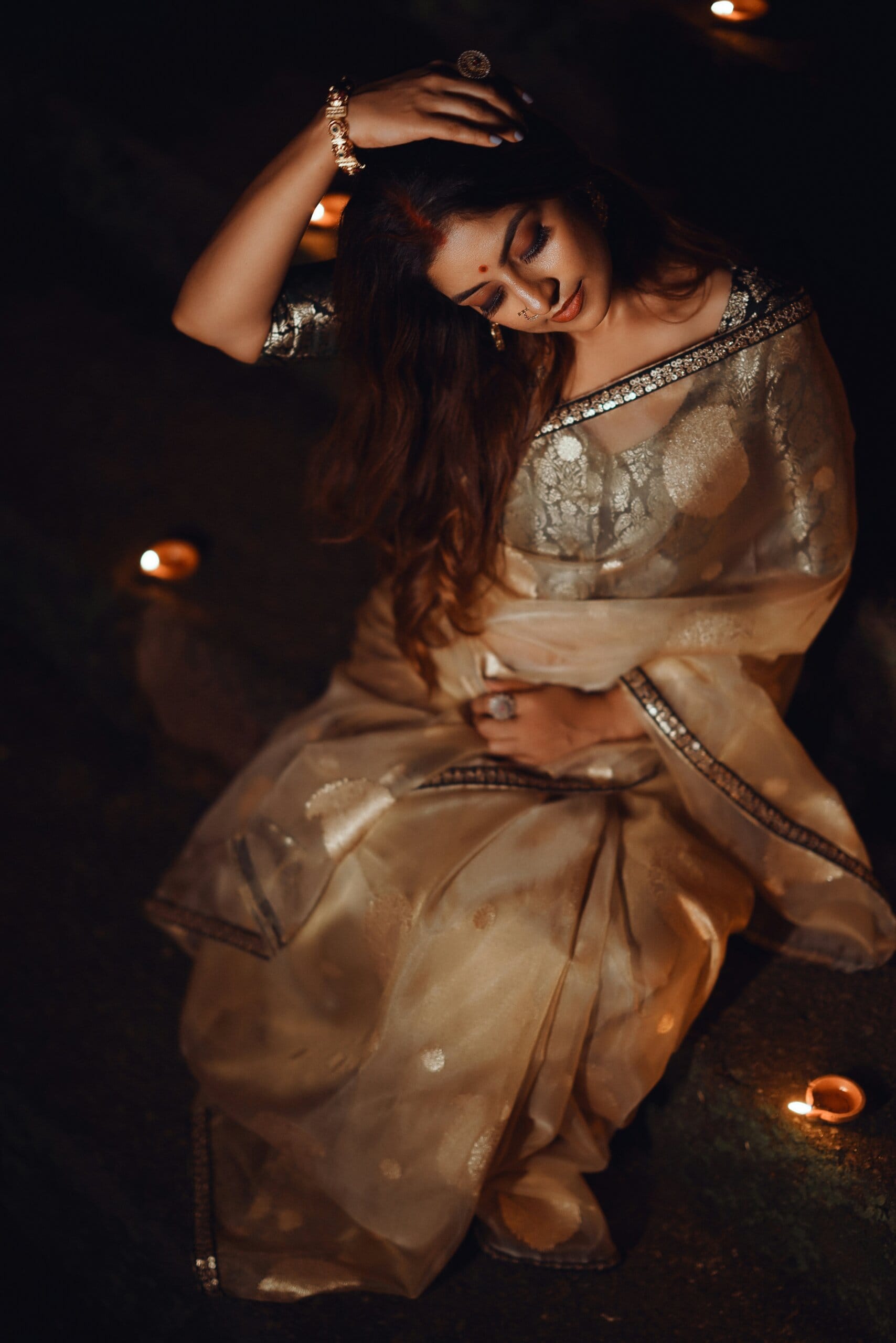 The Best Saree Poses To try: Beautiful & Photogenic Styles