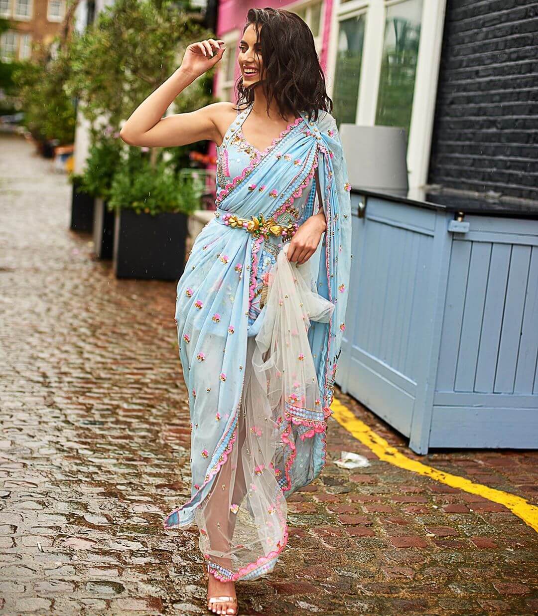 Get the Perfect Saree belt Look: Learn how to choose